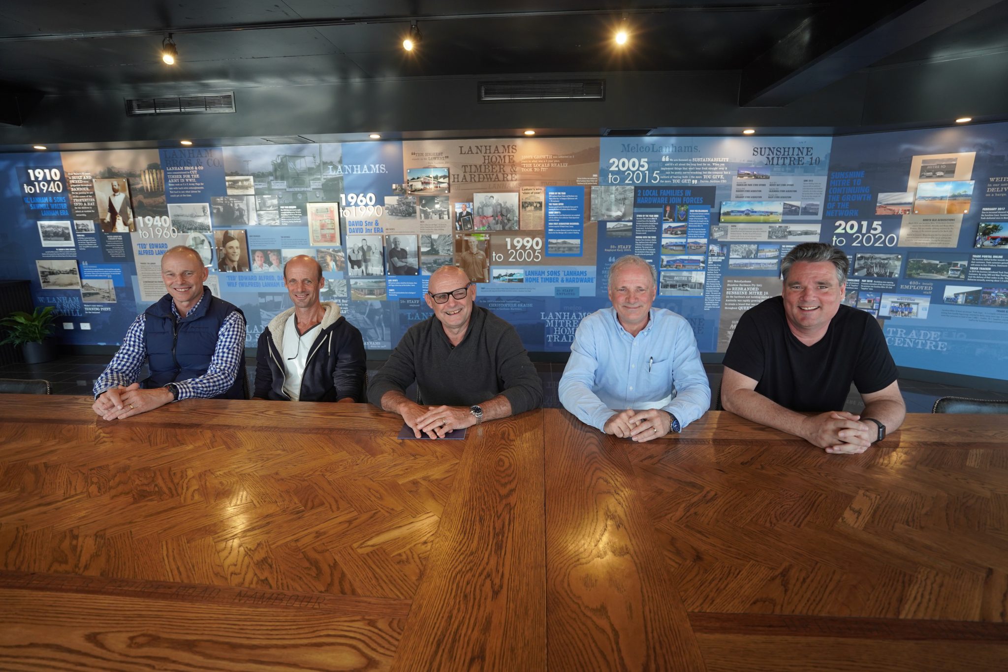 Thousands turn out for opening of new flagship Sunshine Mitre 10 store ...